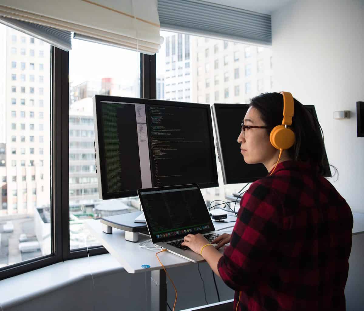 The Benefits and Cost of Custom Software Development - Unosquare